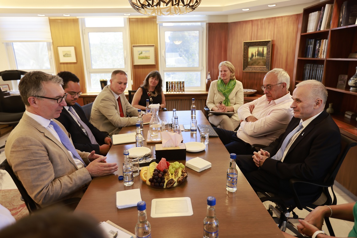 British Ambassador-Designate visits the Hebrew University - BFHU