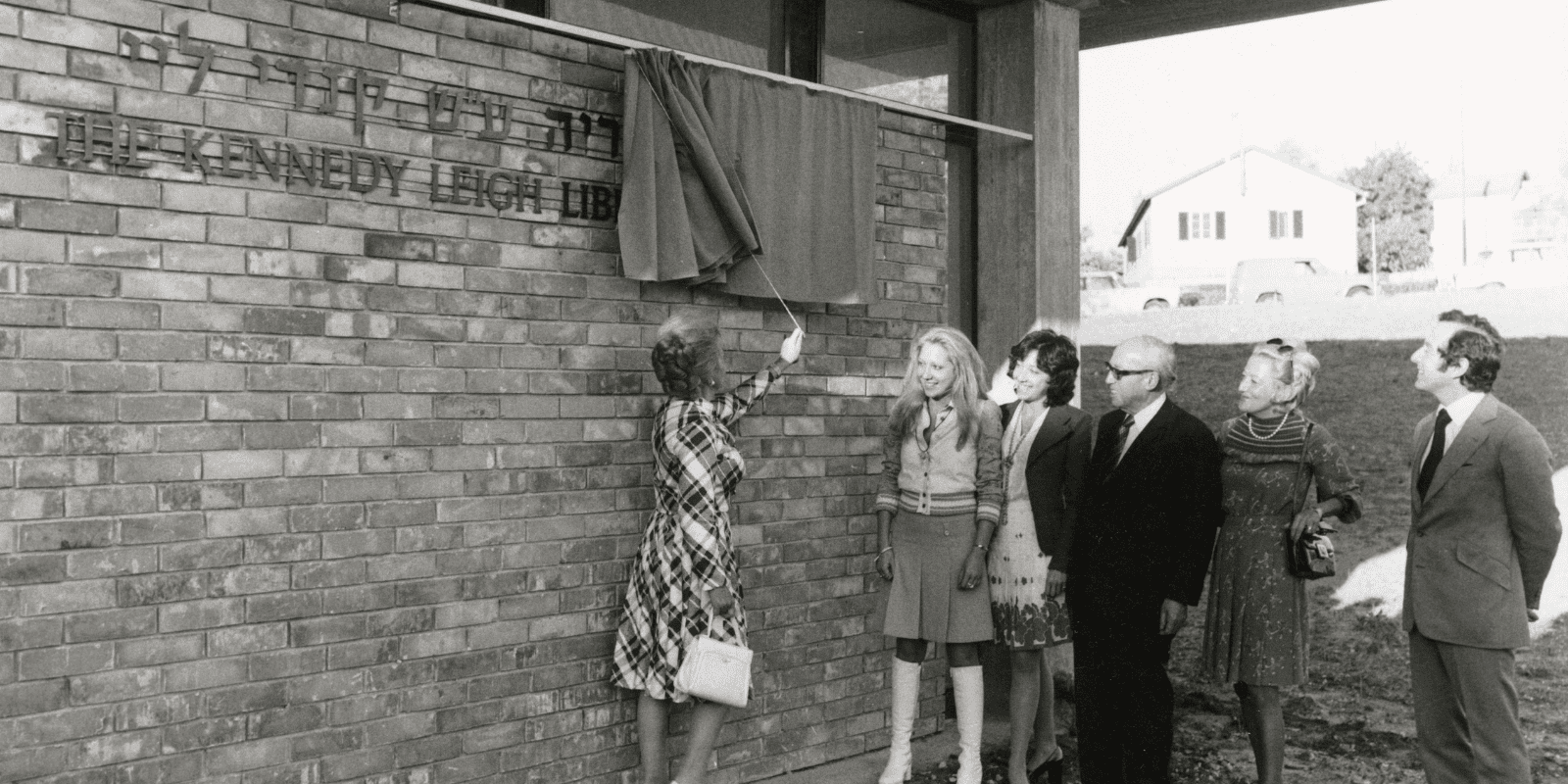 A Bond That Grew from the Roots of the Soil - the Story of Carole ...